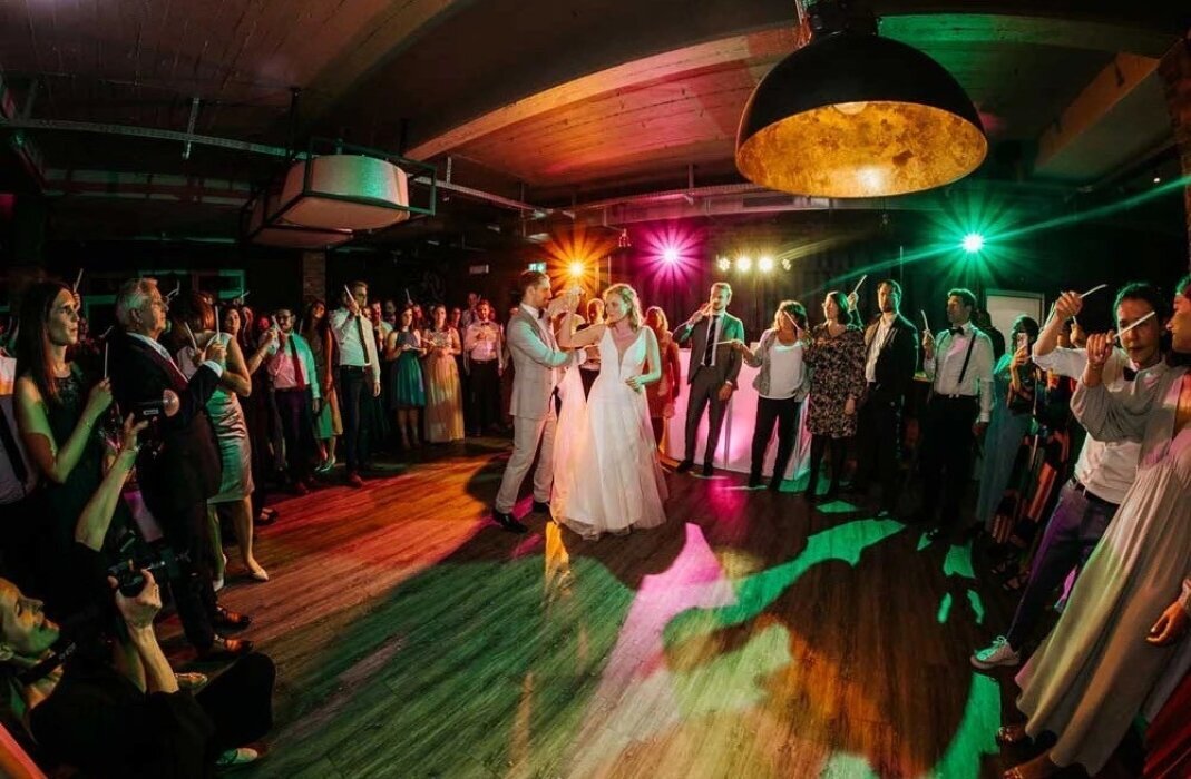 DJ Essen buchen - DJ Tobi Schagen für Hochzeit und Event